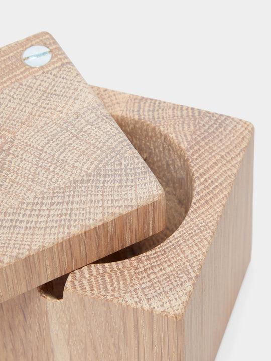 Beige White Oak Paper Towel Holder by The Wooden Palate | ABASK US